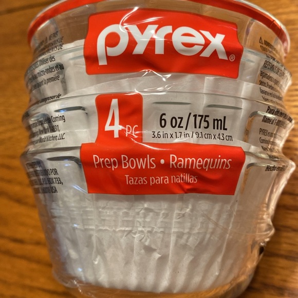 Pyrex | Kitchen | Set Of 4 Pyrex Custard Cups Ramekins Dessert Clear ...